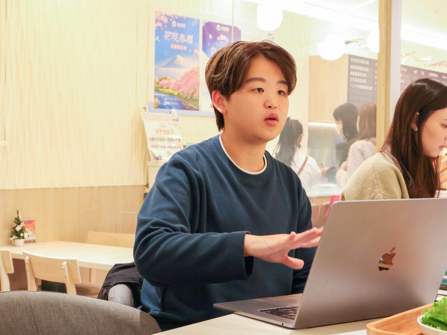 她。百業 16｜旅行社業務 Joy 的一天：「能幫客人完成開心的旅遊，我很滿足」 - iLady 愛女也｜國際女性媒體 - 日日為妳添一點愛